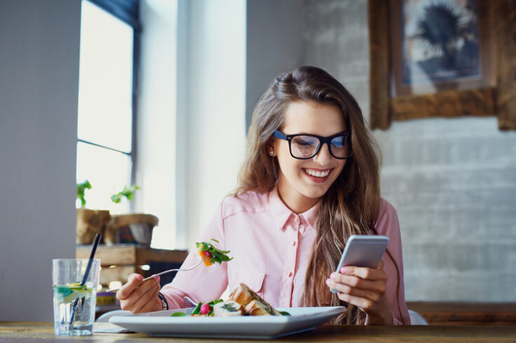 13 Gifs that Describe You Trying to Eat Healthy